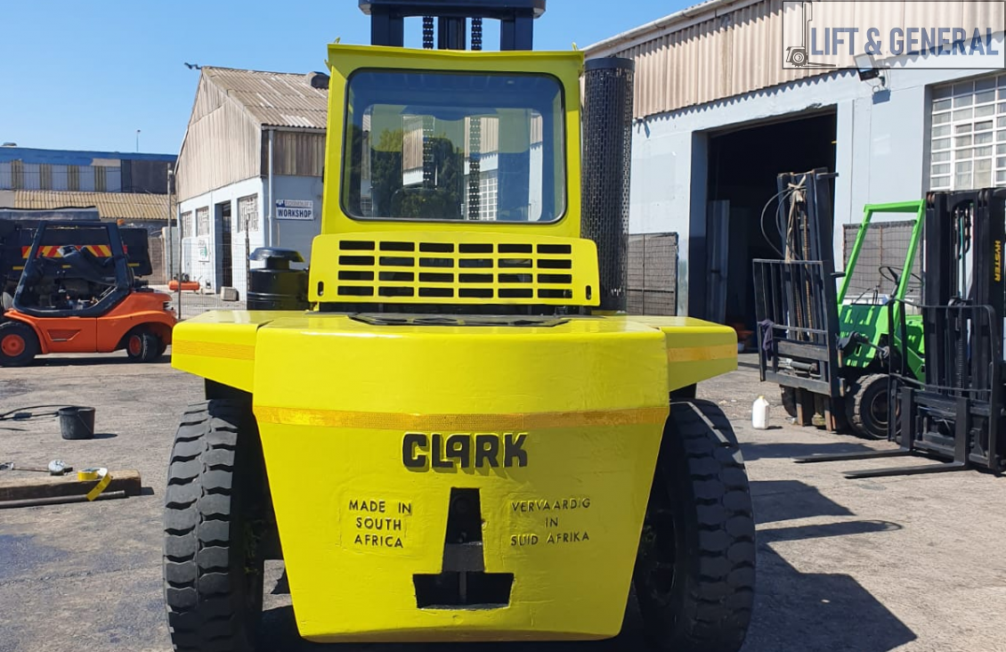 Lift & General » Clark 15 Ton Forklift