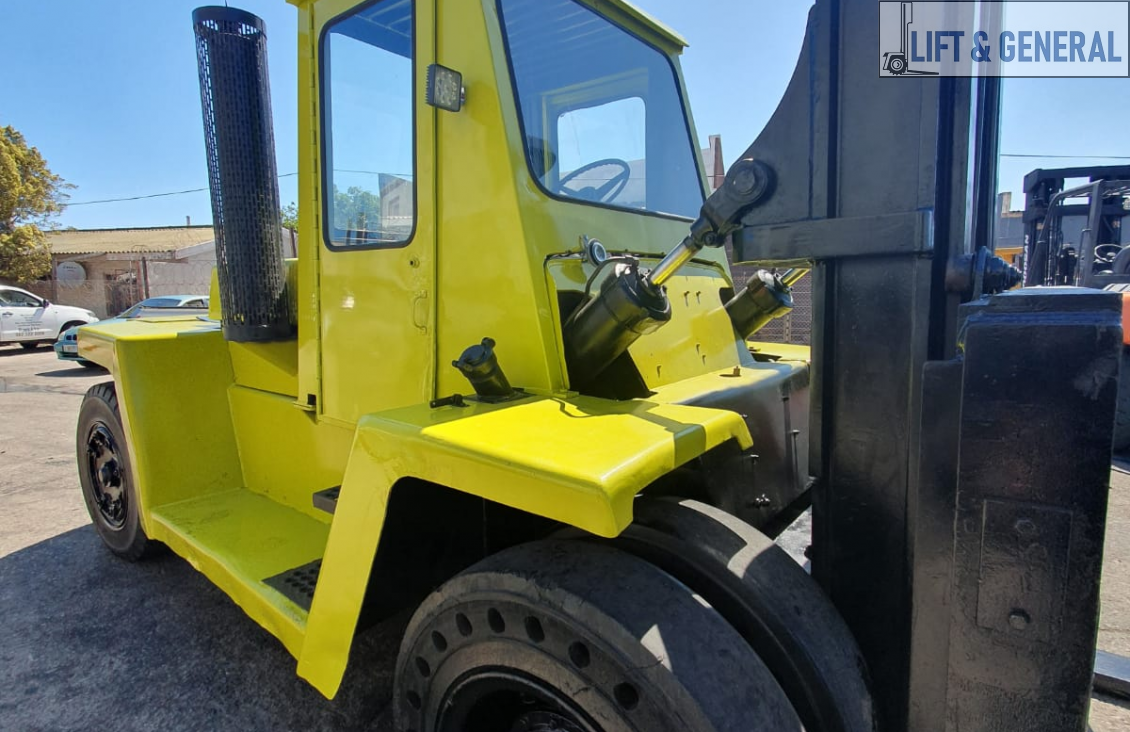 Lift & General » Clark 15 Ton Forklift